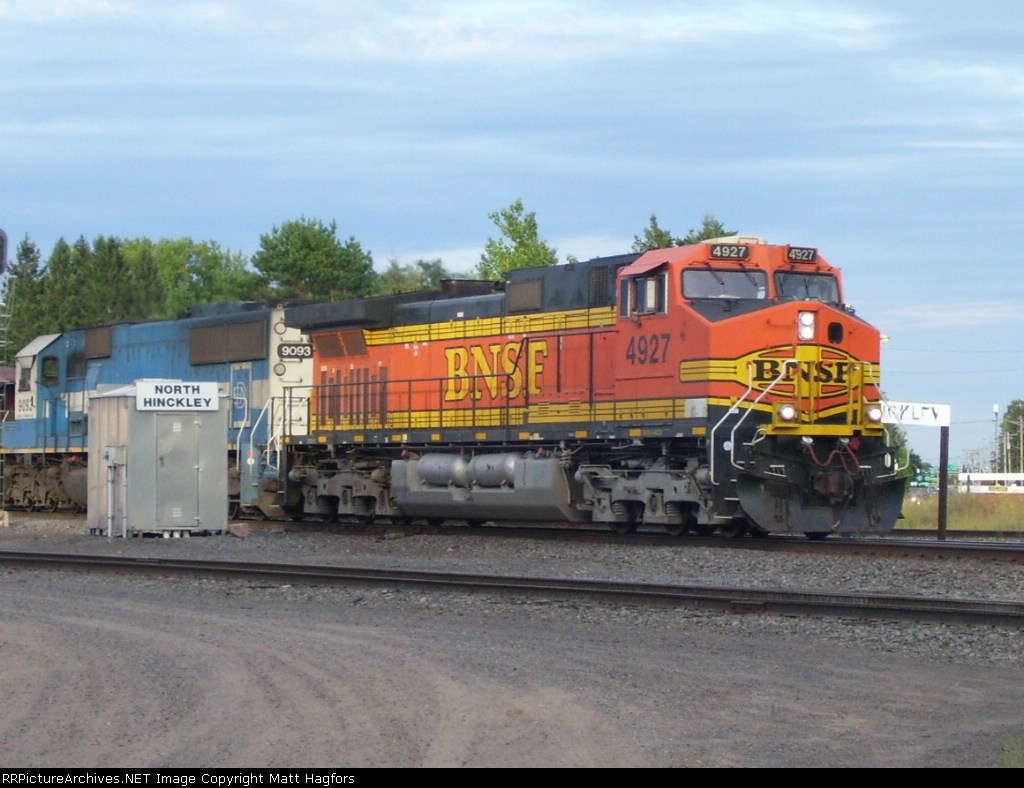 BNSF 4927